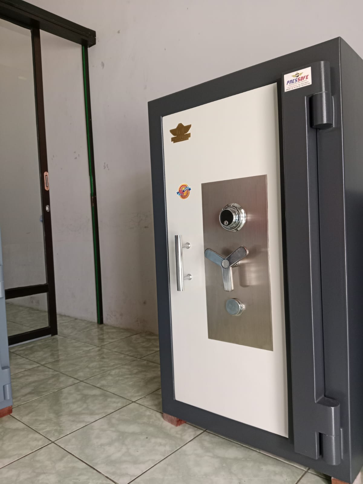 TIPS MERAWAT BRANKAS YANG BAIK – BRANKAS